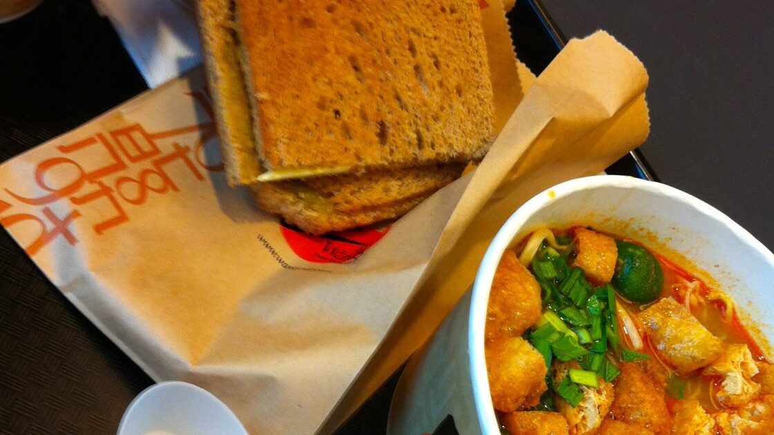 dinner @Changi airport in Singapore | Johanna Tuukkanen